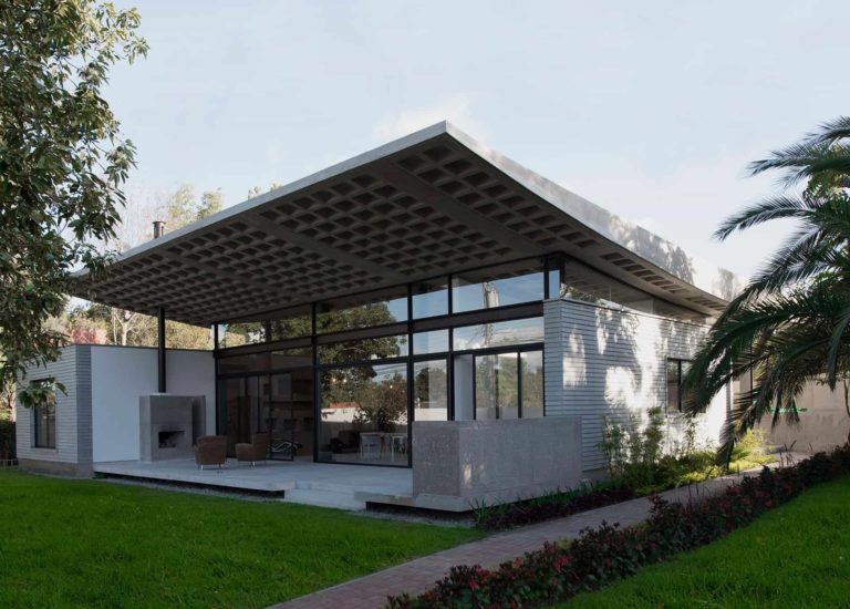 odD House 1.0 in Ecuador by odD+ Architects - Design Raid