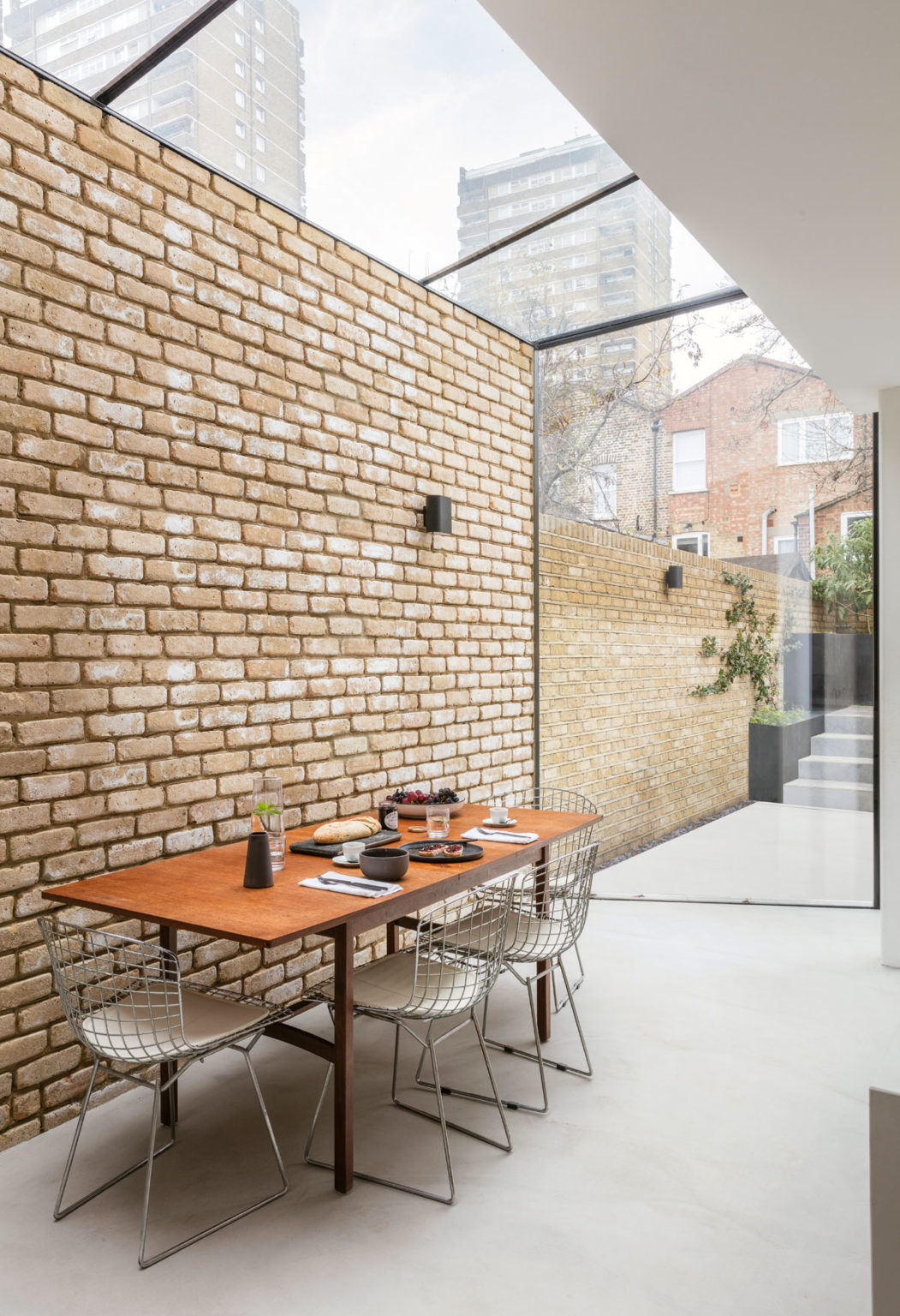 Ellesmere Road by DROO - Design Raid