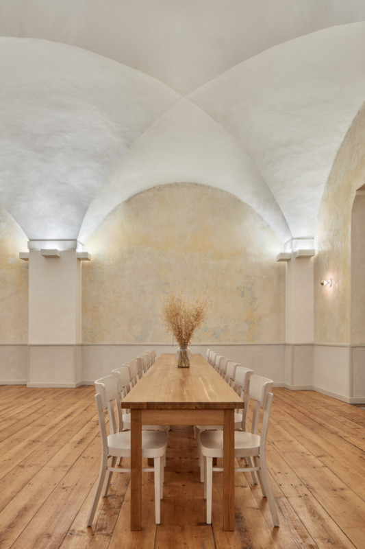 Baroque Restaurant - Three Roses by ADR - Design Raid
